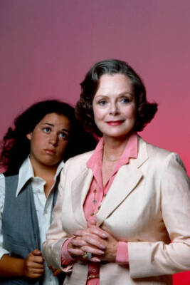 Wendie Jo Sperber June Lockhart in Dinky Hocker 1979 Historic TV Old ...
