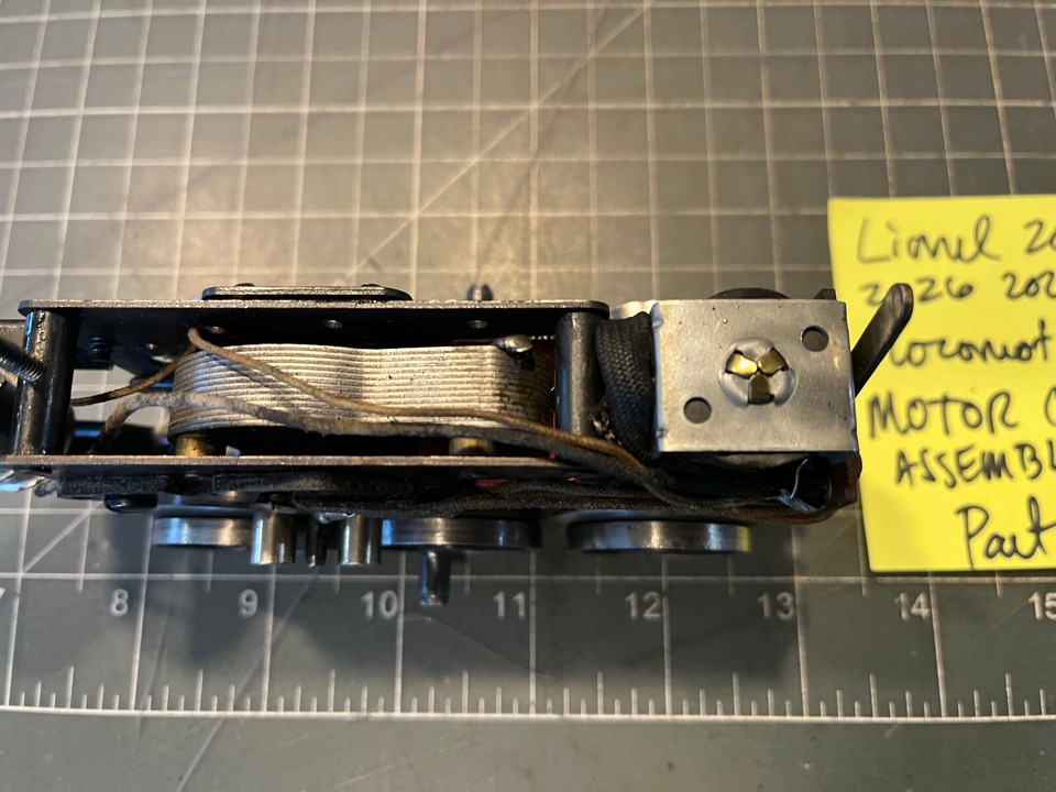 Lionel Train Locomotive 2026 SIX WHEEL MOTOR ASSEMBLY SMOKE UNIT RUNS ...