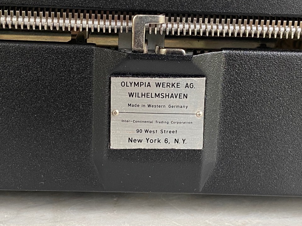 Special Restored OLYMPIA SM4 Typewriter. Black & Red, Senatorial Font ...