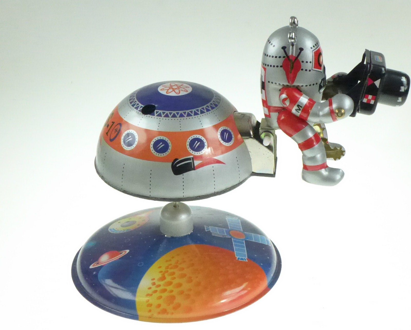 SPACE STATION TIN TOY WITH ASTRONAUT & CAMERA SPACEMAN CLOCKWORK ...