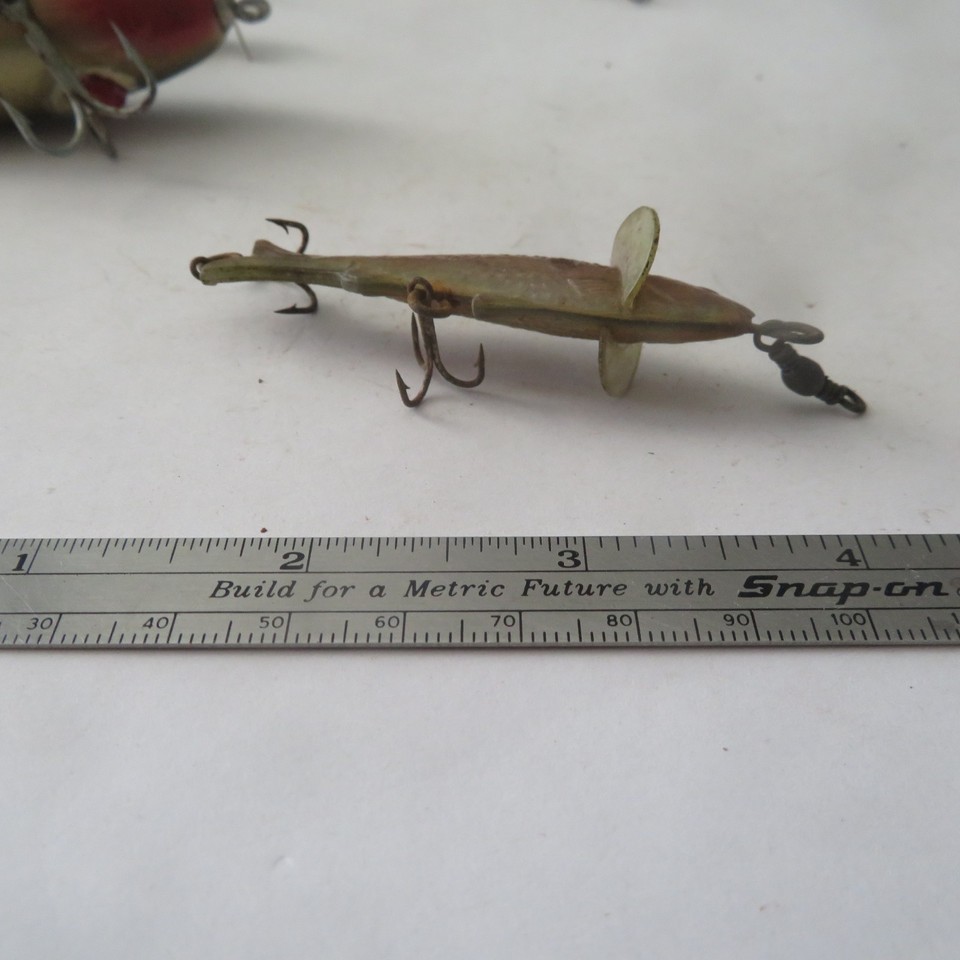 FISHING LURE UNKNOWN 2¼" FAN TAIL WITH SIDE FINS PLASTIC AMBER | eBay