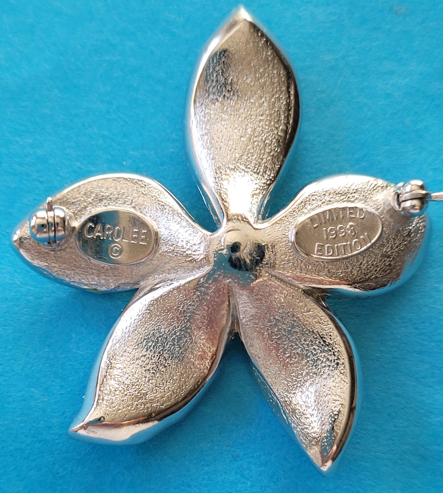 1998 LIMITED EDITION CAROLEE ENAMEL & CRYSTAL PALE YE… - Gem