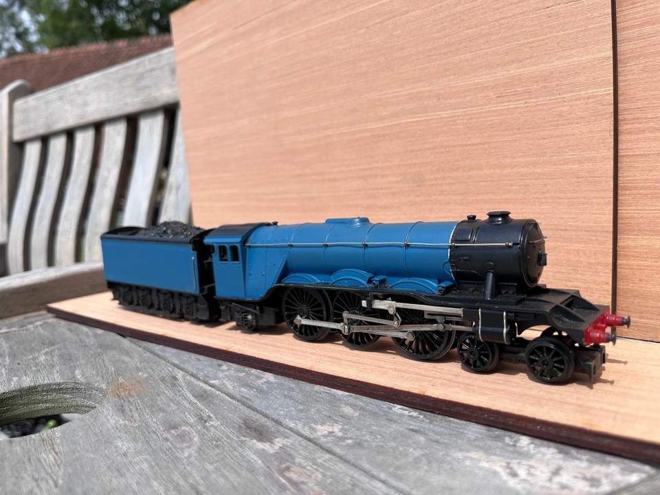 Tri-ang Hornby LNER A3 Pacific loco and tender OO repainted BR ...