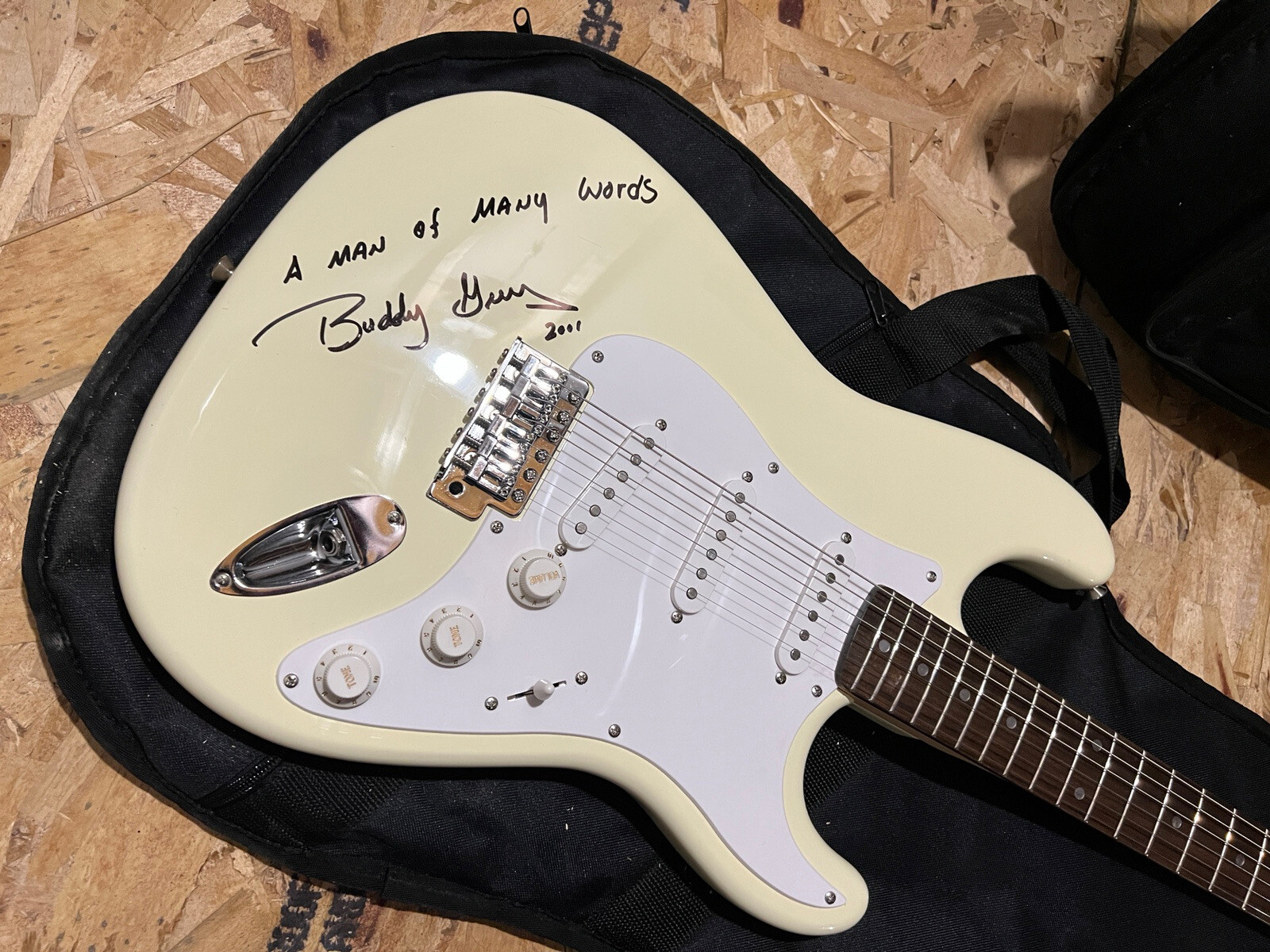 BUDDY GUY AUTOGRAPHED SIGNED FENDER GUITAR! PHOTOS! Stratocaster Squire ...