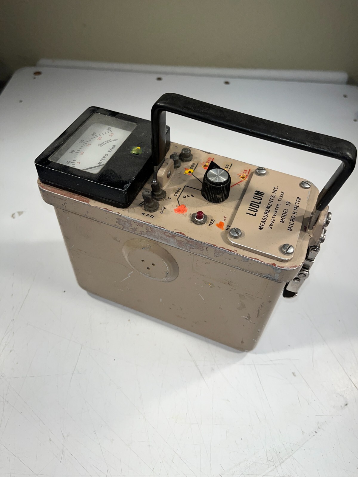 LUDLUM Model 19 MicroR Survey Meter ~ Radiation Monitor "AS-IS ...