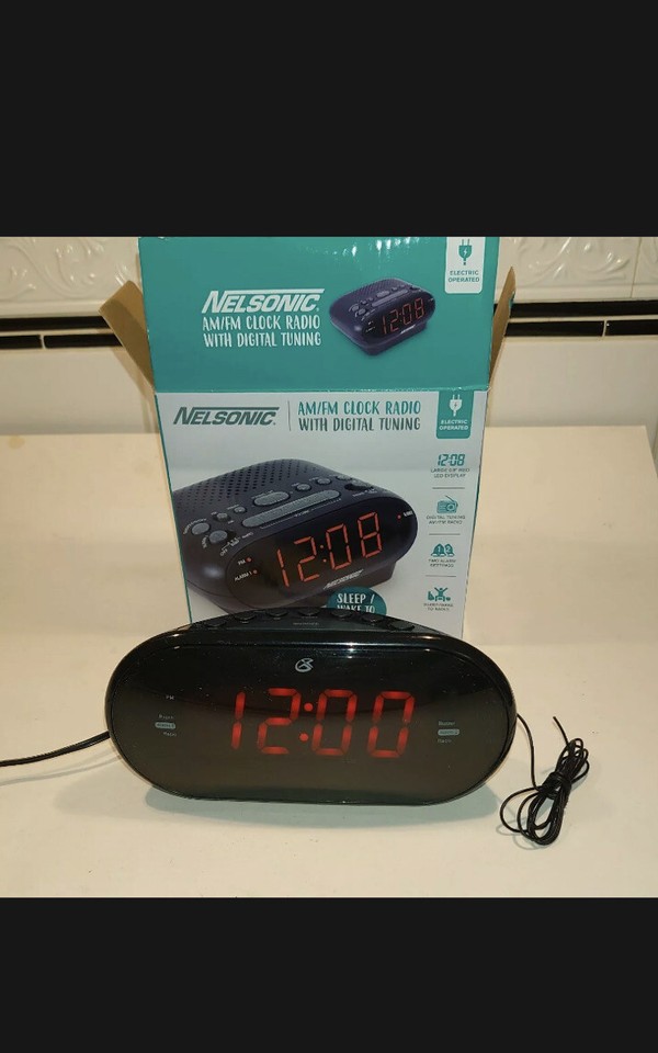 Nelsonic AM/FM Digital Tuning Clock Radio with Battery Backup, NLC695 ...