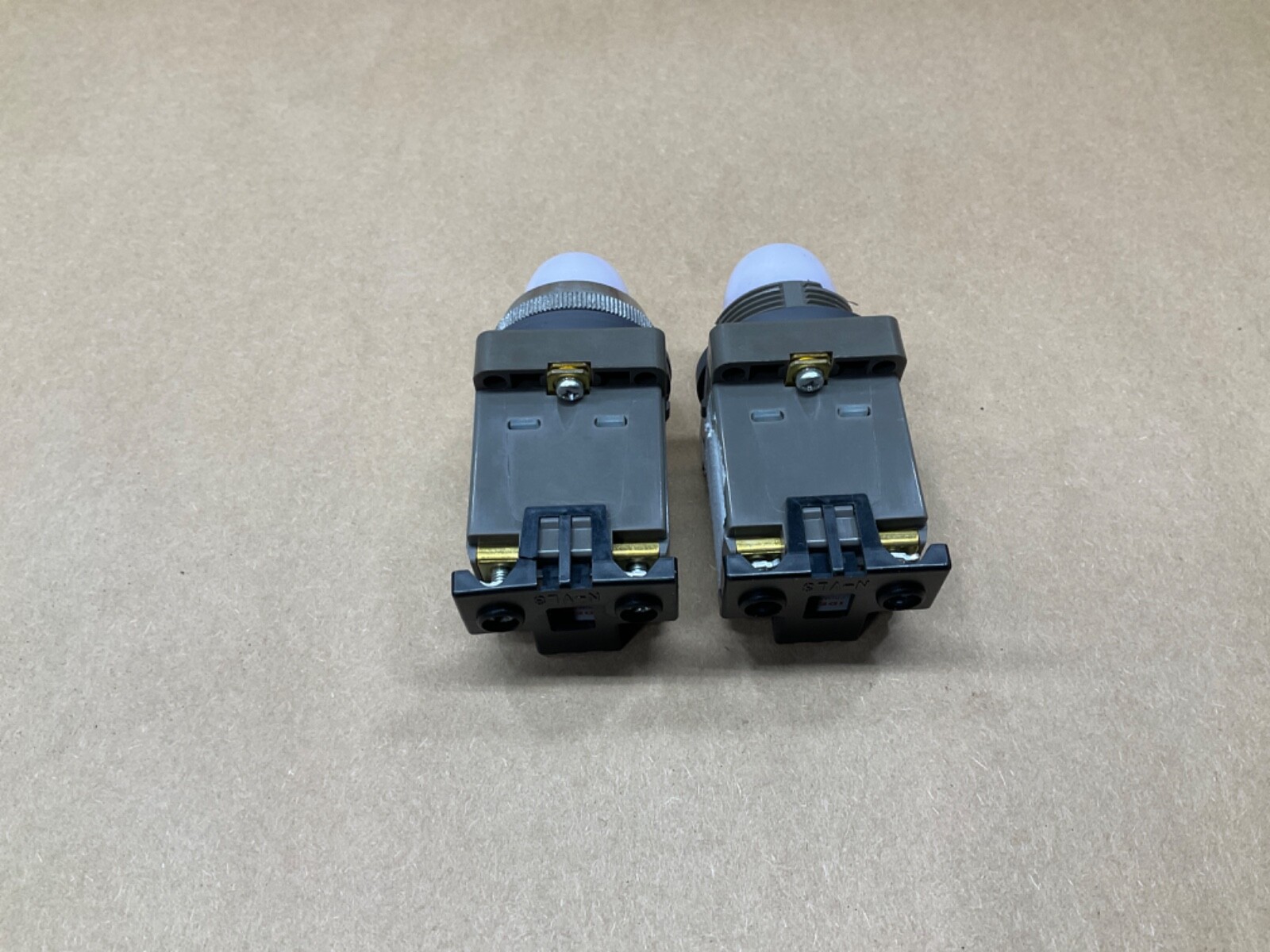 Lot Of 2 Idec APN White Pilot Light TWR Panel Light #20E53 | eBay