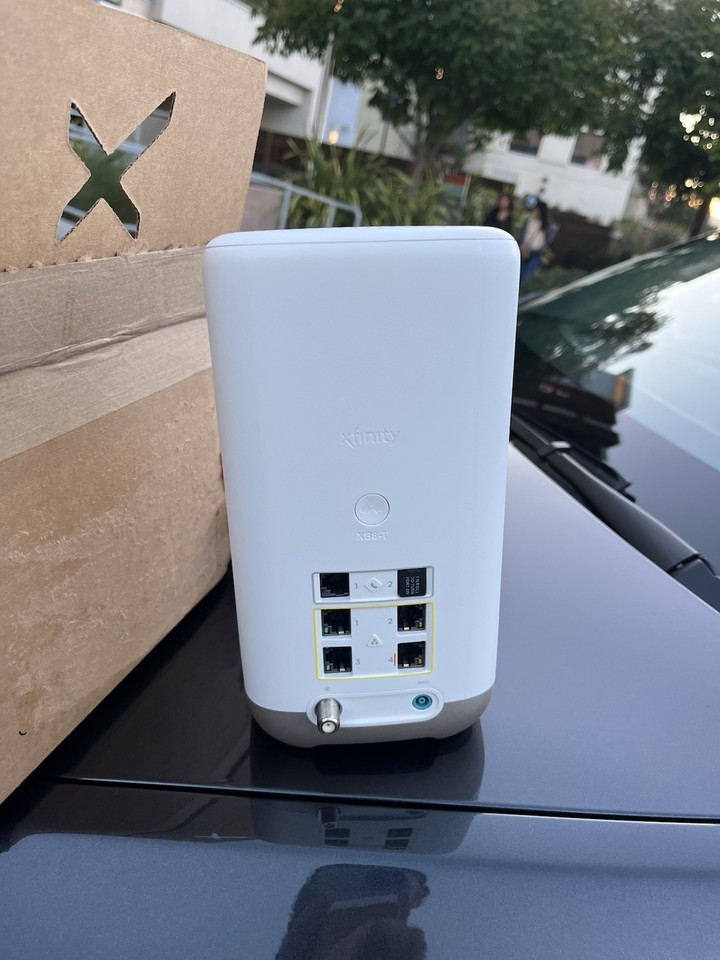 NEW - Xfinity xFi Router/Modem XB8-T Triband Wifi w/ Power Cord and ...