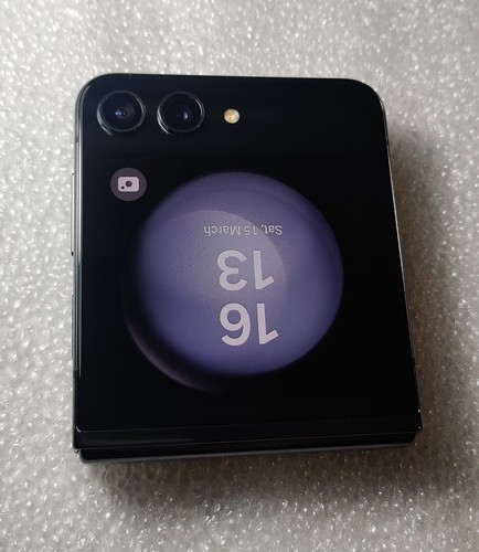 Samsung Galaxy Z Flip5 SM-F731B 256GB Graphite Unlocked Excellent ...