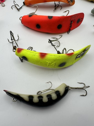 17 Vintage Fishing Lures Lot Helin Flatfish mixed sizes colors T4 S3 ...
