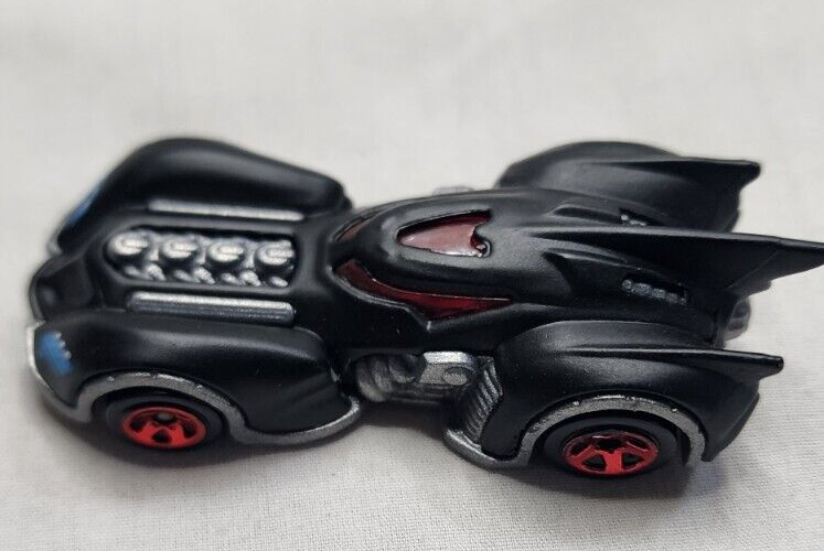 2010 Hot Wheels Car Batmobile Batman DC Comics Diecast Metal Toy Red ...