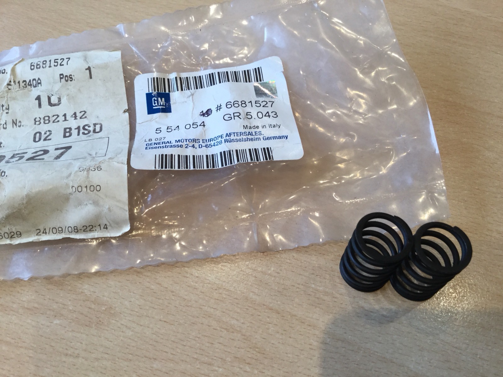 SET 2 GENUINE VAUXHALL NOVA VECTRA CAVALIER REAR BRAKE SHOE RETAINING ...