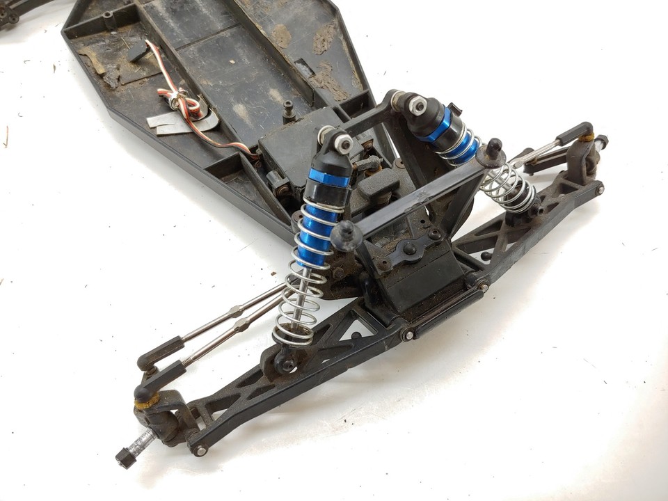 Team Associated T3 T4 ? 1/10 2wd Stadium Truck Roller Slider Chassis w ...