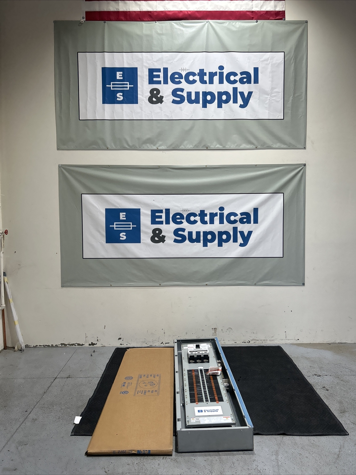 600 AMP EATON PRL3 PANEL 480V MAIN BREAKER 36 SPACE 3PH 4W Copper Buss ...