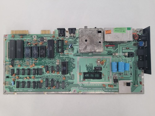 Commodore 64 Motherboard 250425 Tested - You only need SID & VIC Chips ...
