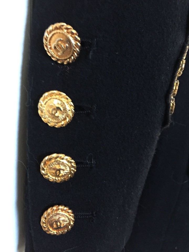CHANEL BOUTIQUE 88A MUSEUM BLACK CREST CC PATCHES 24K GOLD BUTTONS ...