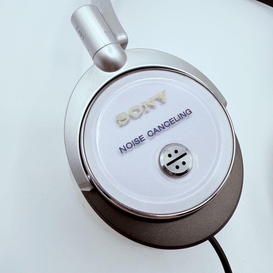 SONY MDRNC6 first model noisecanceling headphones with new pads | eBay
