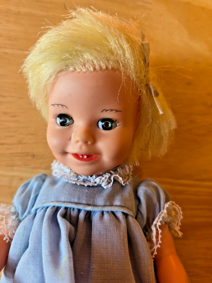 Vintage Original Suzie Cute Doll With Crib Clothes Plastic Case And ...