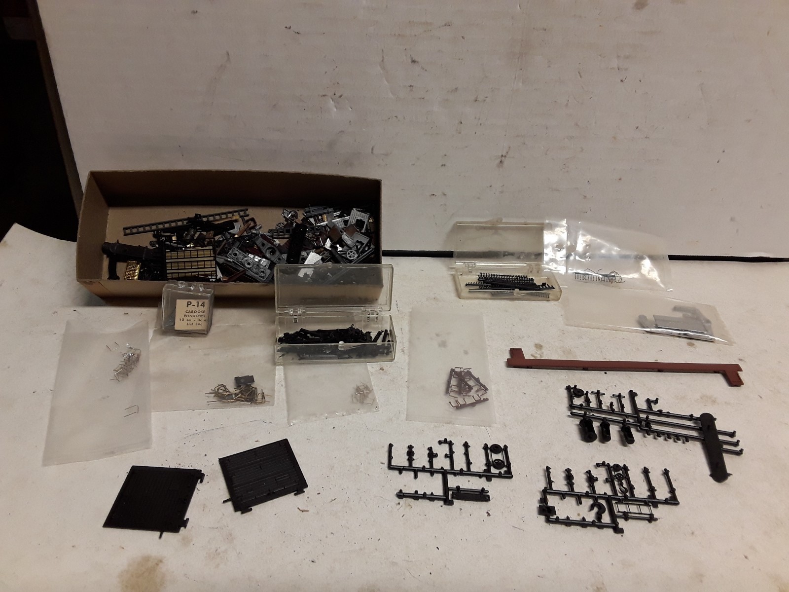 Large lot miscellaneous HO scale model railroad pieces and parts | eBay