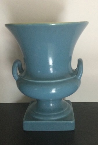 Vintage Red Wing USA # 871 Urn Tropy Vase Blue With Yellow inside 71/2 ...
