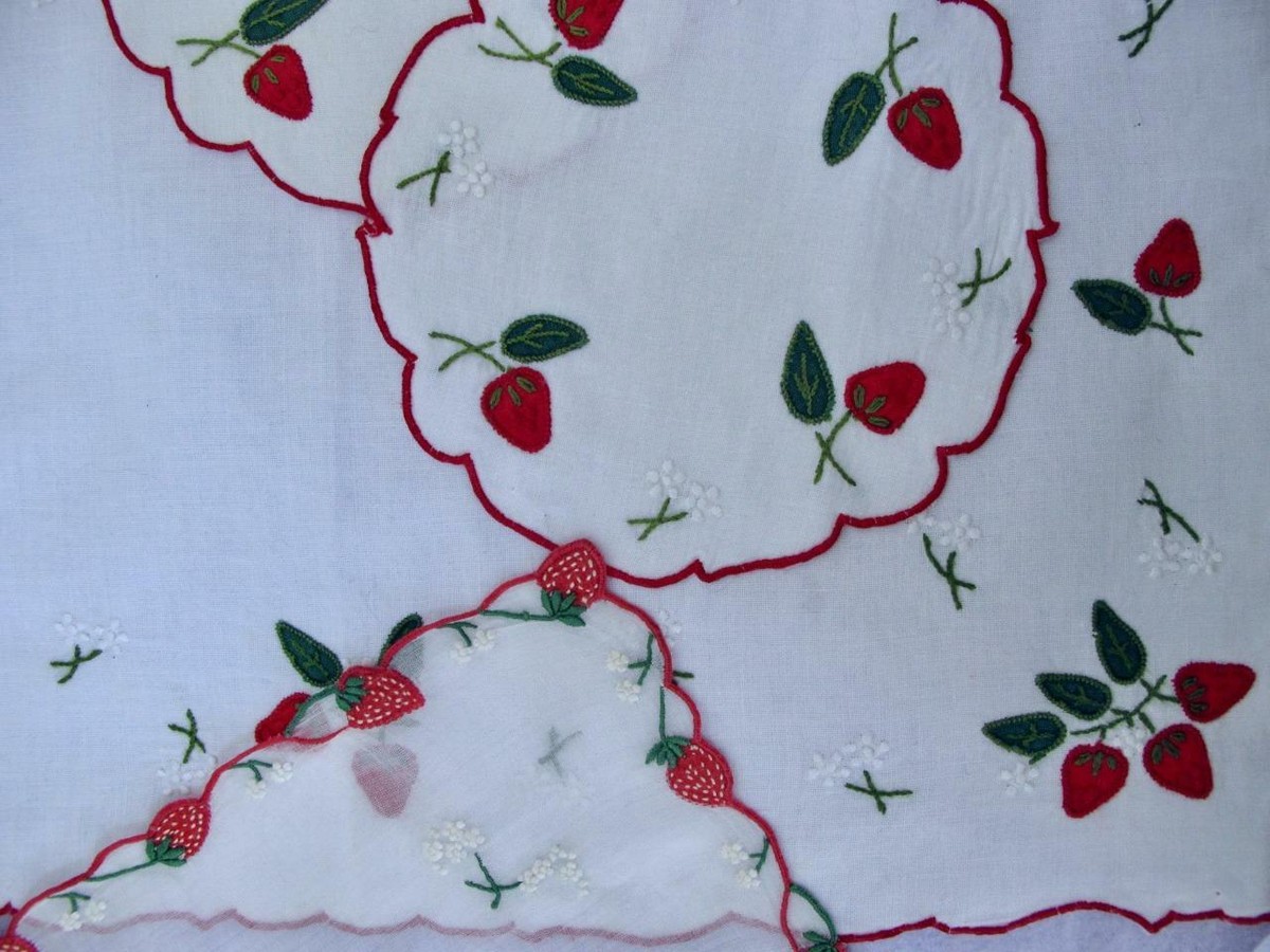 Hand Embroidery Strawberry Designs For Bed Sheets