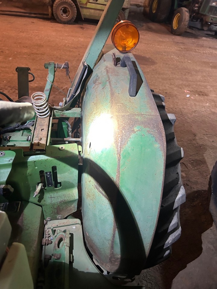 AM876819 John Deere 670 770 790 3005 left Fender look at all pictures ...