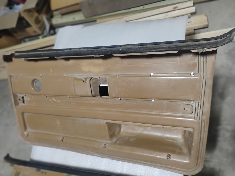1973 74 75 76 Chevy GMC Truck Suburban Blazer Woodgrain Interior Door ...