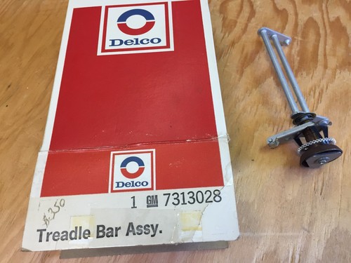 NOS GM (A/C DELCO) RADIO "TREADLE BAR ASSEMBLY" 7313028 | eBay