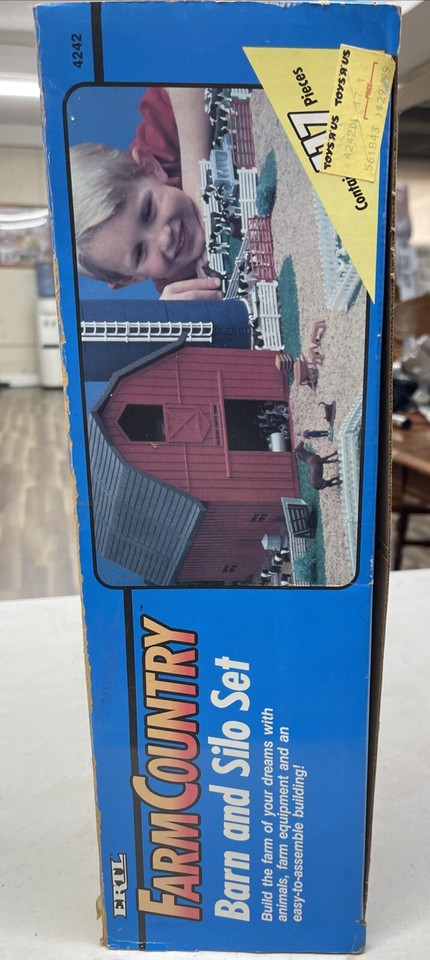 Vintage 1990 Ertl Farm Country BARN AND SILO SET Playset Toy MOSTLY ...