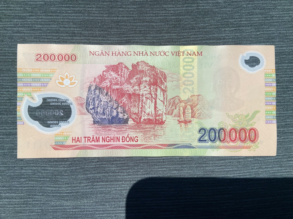 200,000 VIETNAM DONG Polymer Banknote, 200K VND currency, Viet Nam ...