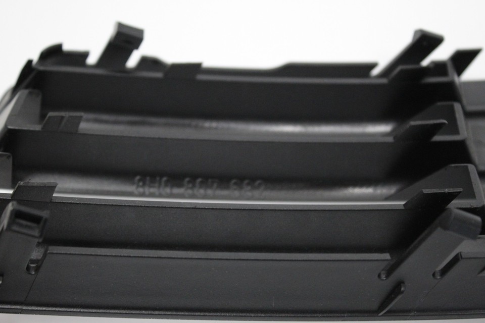 Audi A4 Cabriolet 8H B6 OS Right Fog Light Grill New Genuine 8H0807682 ...