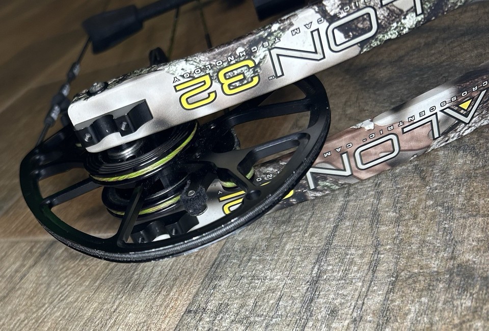 Mathews Halon 32 6 Compound Bow, Hunt Ready, Complete, Extras, LH 60 ...