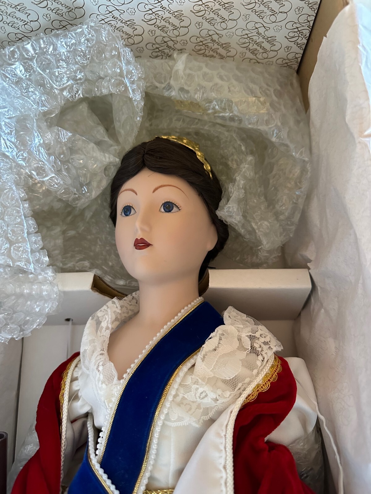 Franklin Mint 1983 QUEEN VICTORIA REGINA ROYAL FAMILY HEIRLOOM ...
