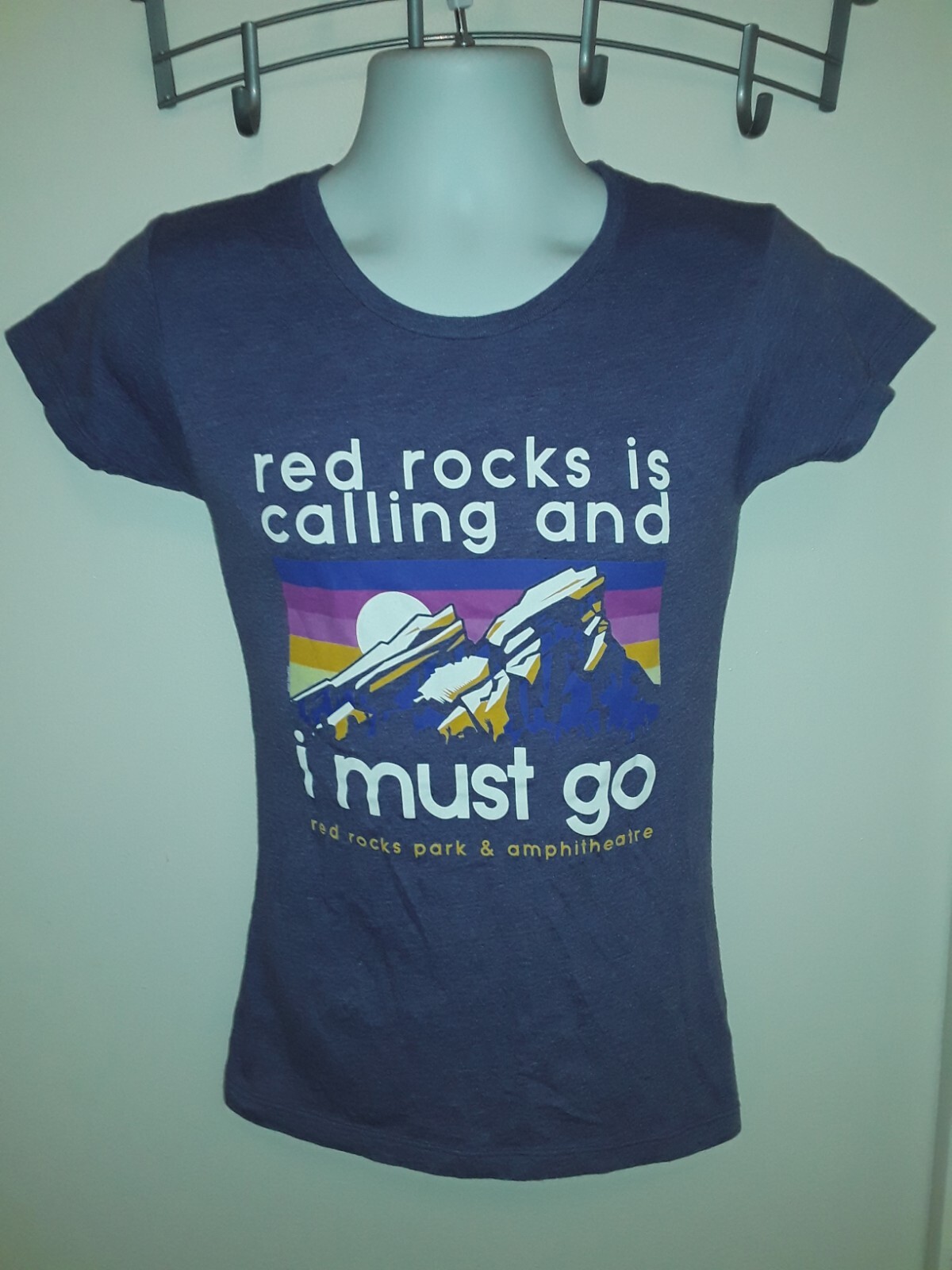 Red Rocks Amphitheatre Colorado T Shirt Ladies' S - Gem