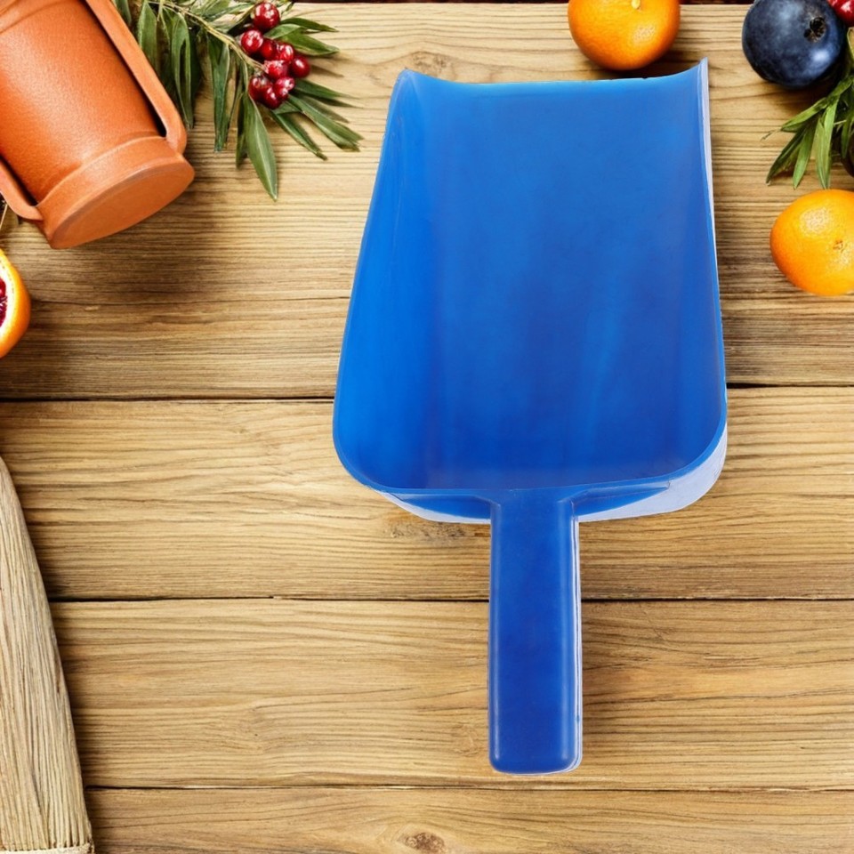 2 Pcs Farm Cleaning Shovels Large Capacity Feed Scoop Cattle Food ...
