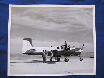 ORIGINAL VINTAGE BEECHCRAFT TWIN BONANZA PRESS PHOTOGRAPH. TWIN ENGINE ...
