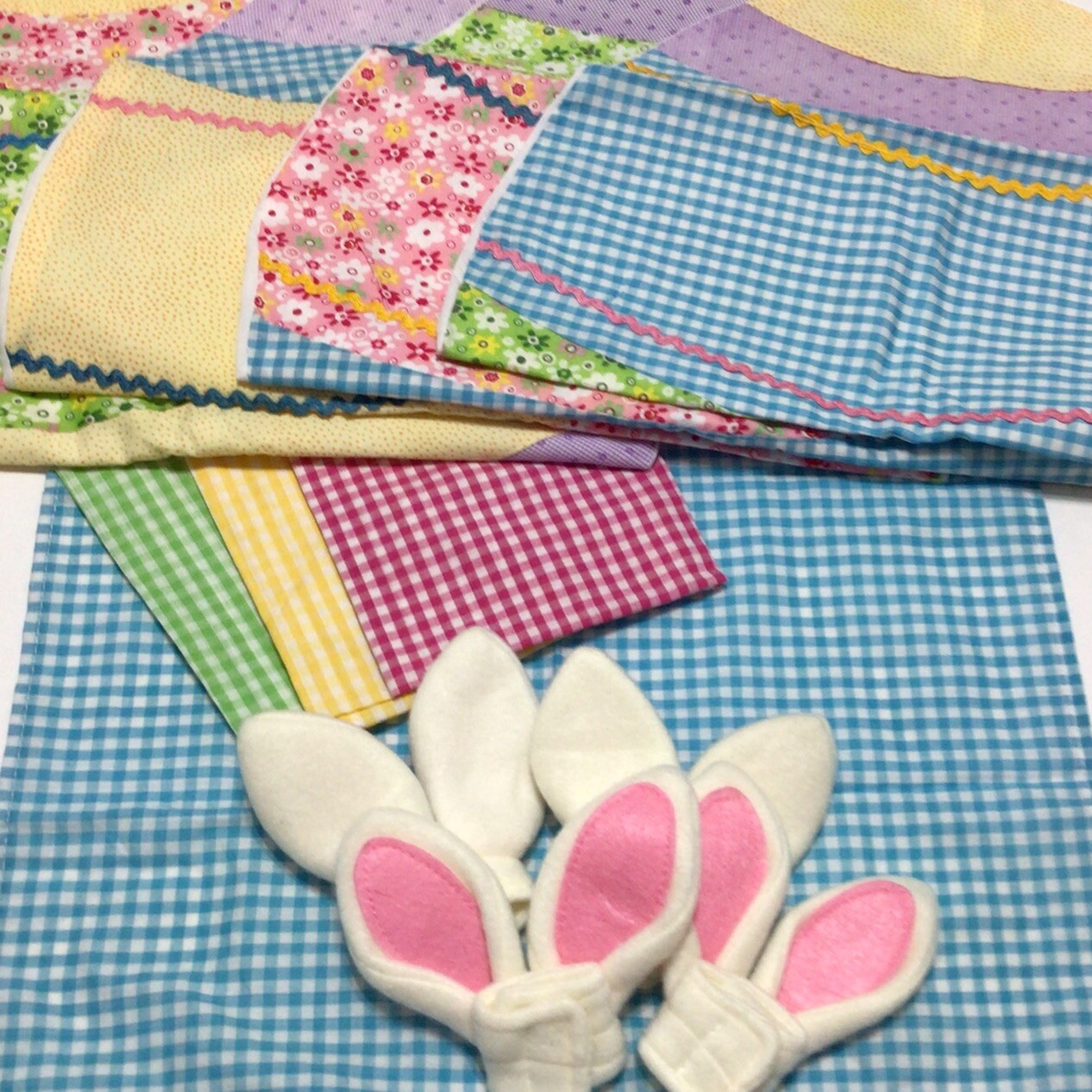 Easter Egg Placemats Matching Napkins & Rabbit Ear Napkin Holders Set ...