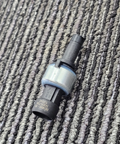 Bendix 5005758 Low Air Pressure Sensor For Navistar International ...