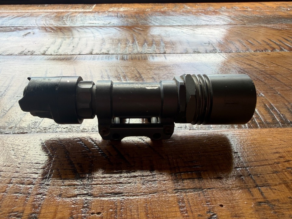 Surefire M951 WEAPON LIGHT, P60 - 6V Lamp (no Pressure Switch included ...