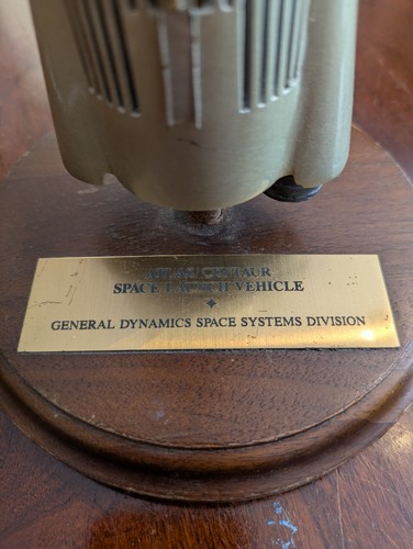 Atlas Centaur Space Launch Vehicle General Dynamics Space Systems ...