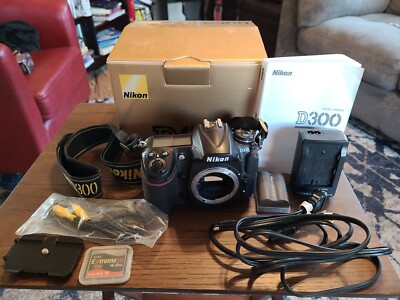 Nikon D300 12.3 MP Digital SLR Camera Body Black 2 Battery's + Charger ...