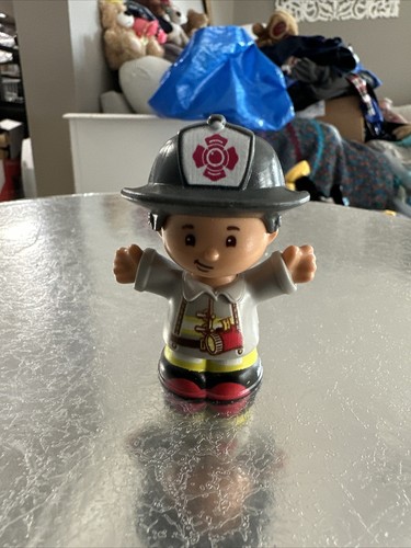 Fisher Price Little People FIREMAN FIREFIGHTER Hispanic Man Figure in ...