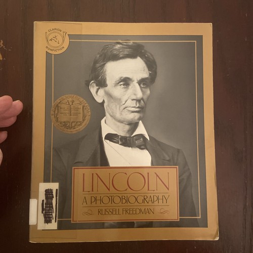 Abe Abraham Lincoln A Photobiography by Russell Freedman softcover 1987 ...