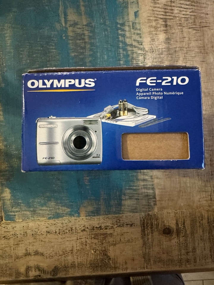 Olympus FE FE-210 7.1MP Digital Camera Silver With Box Cords And Disc ...