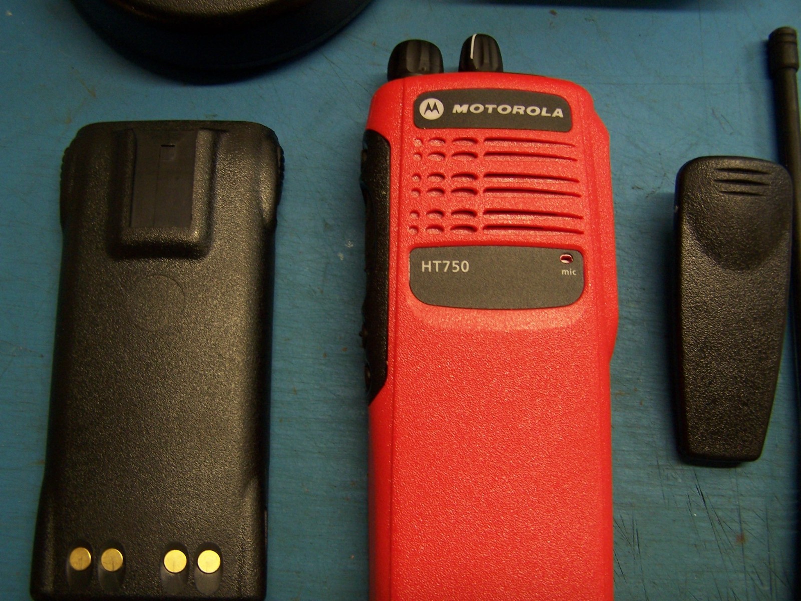 Motorola HT750 UHF 403-470MHz 4 CH AAH25RDC9AA2AN "VFD" Red Case Tested ...