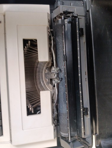 Smith Corona Electra XT Electric Correction Typewriter with Carry Case ...