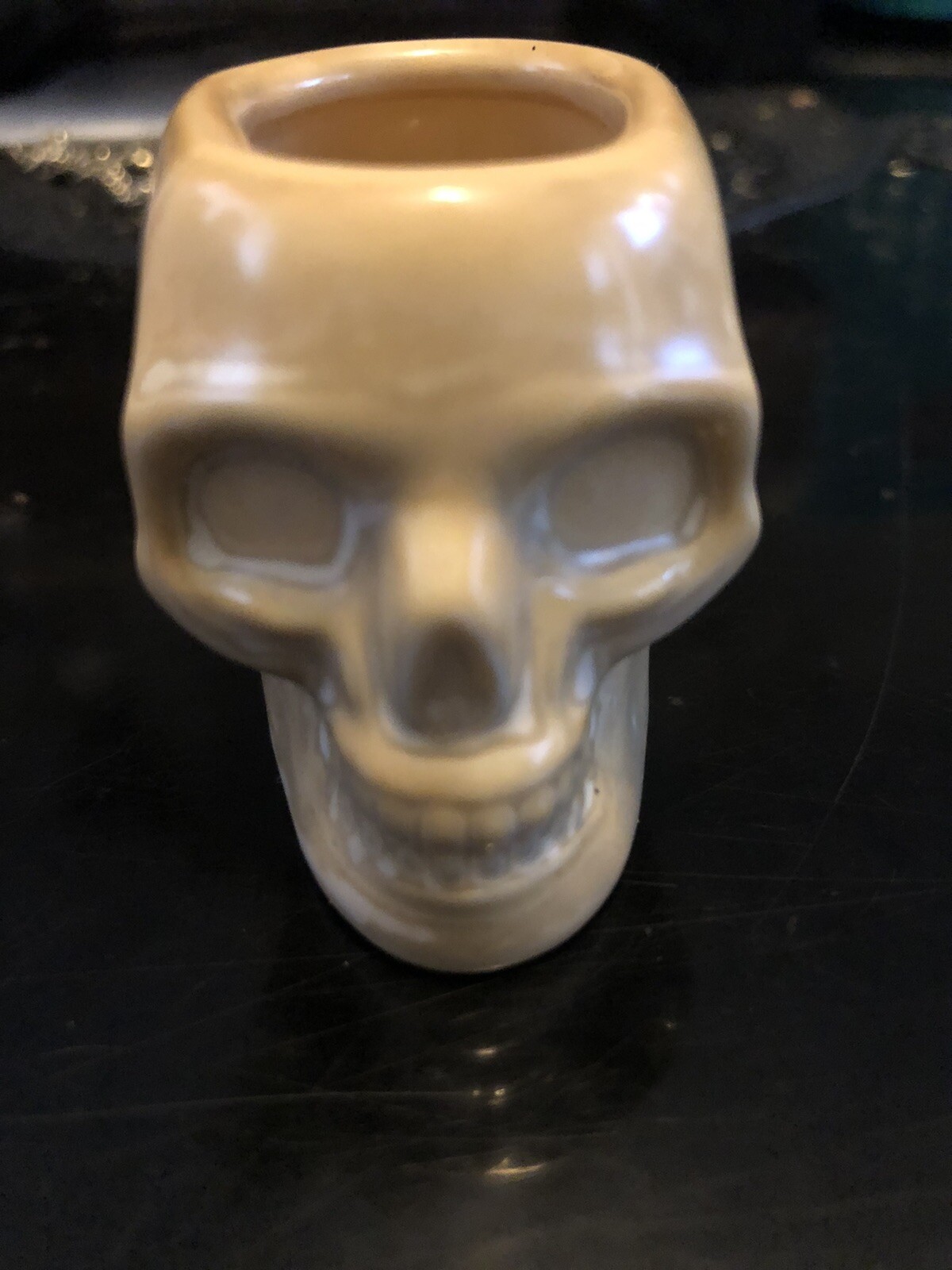 Disney Parks Pirates of the Caribbean Small Ceramic Skull Toothpick ...