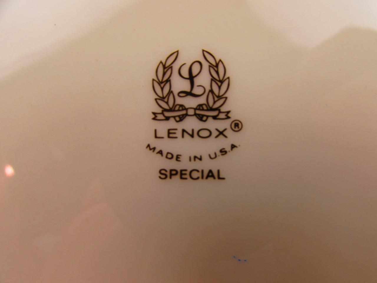 L5 by Lenox Special Scalloped Bowl Holly & Berries Center Gold Trim ...