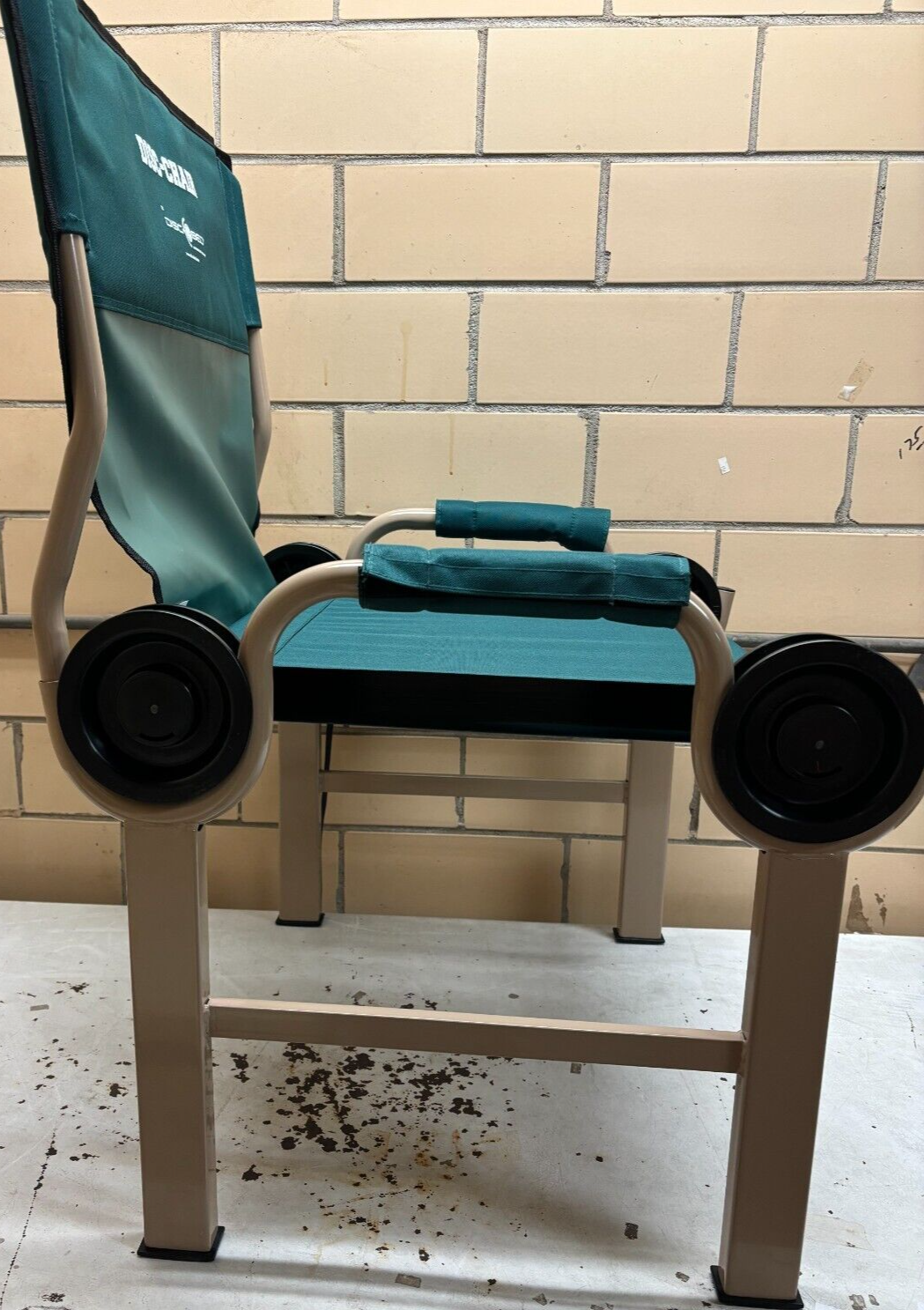 NEW Disc-O-Bed Outdoor Disc-Chair - 500 lb Capacity - Collapsible ...