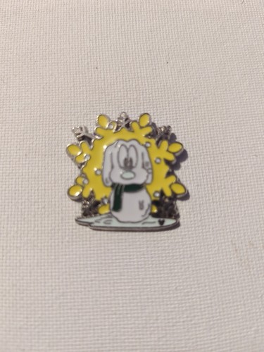 WDW Disney Hidden Mickey 2007 Pluto Snowman Snowflake Holiday Christmas ...